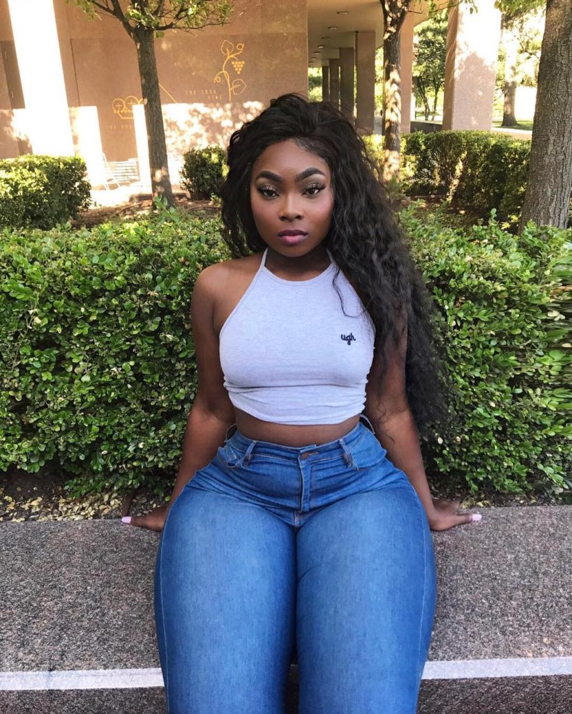 More photos of Ghanaian Slay queen who was spotted selling dry Fish ...