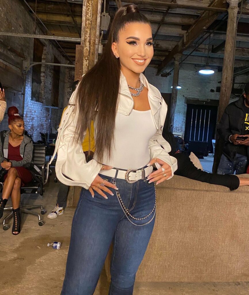 American Singer, Enisa, places Davido in the "Brother Zone ...