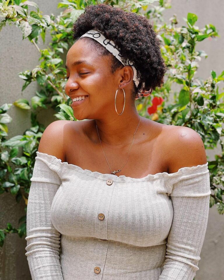 "My Mama Said I'm Hot" - Simi writes as she shares scintillating photos ...