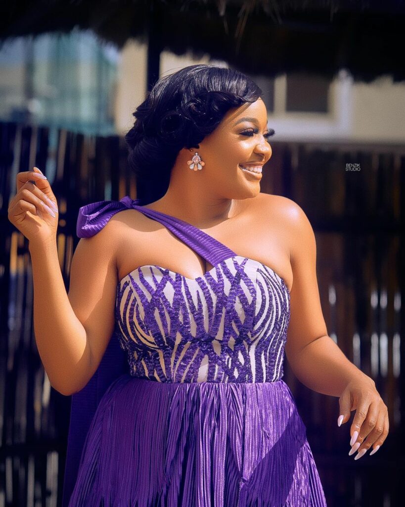 BBNaija star, Lucy buys herself a brand new car (photos/video)