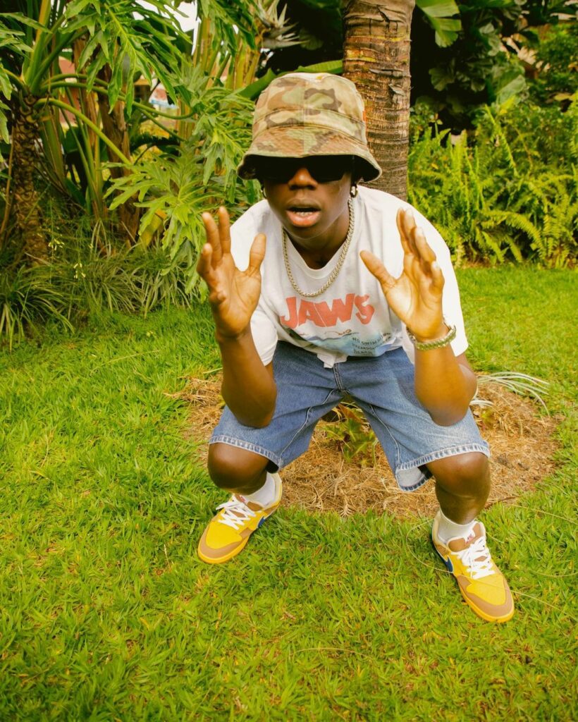 Rema gifts his female fans the sum of 1.2 Million naira for 'rocking ...