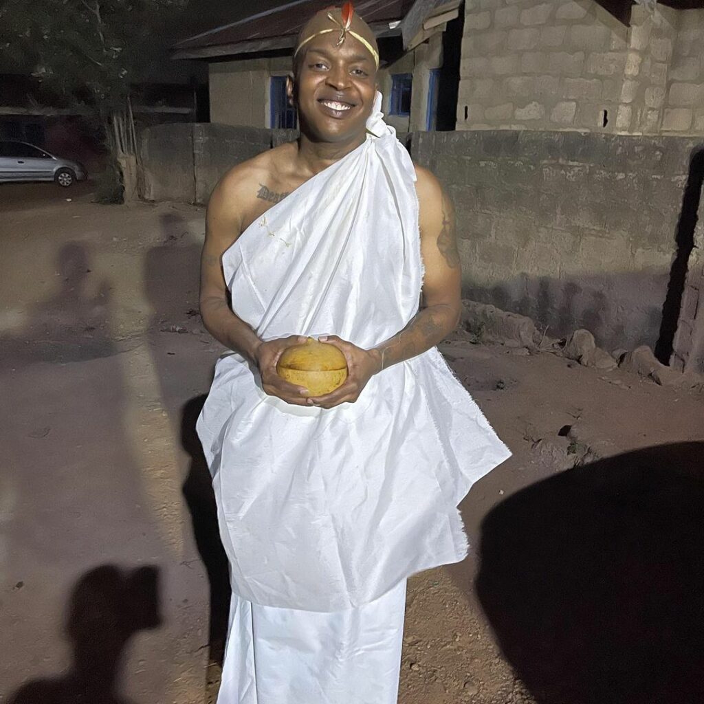 Nigerian-American man shares video of how he got initiated into Ifa ...