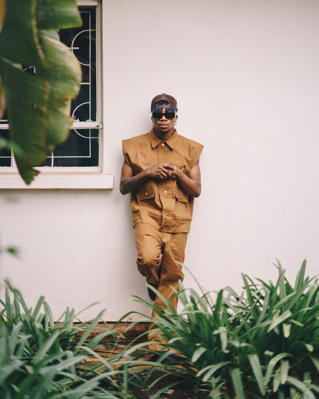 Singer, Oxlade replies an overzealous fan who said he is better than ...