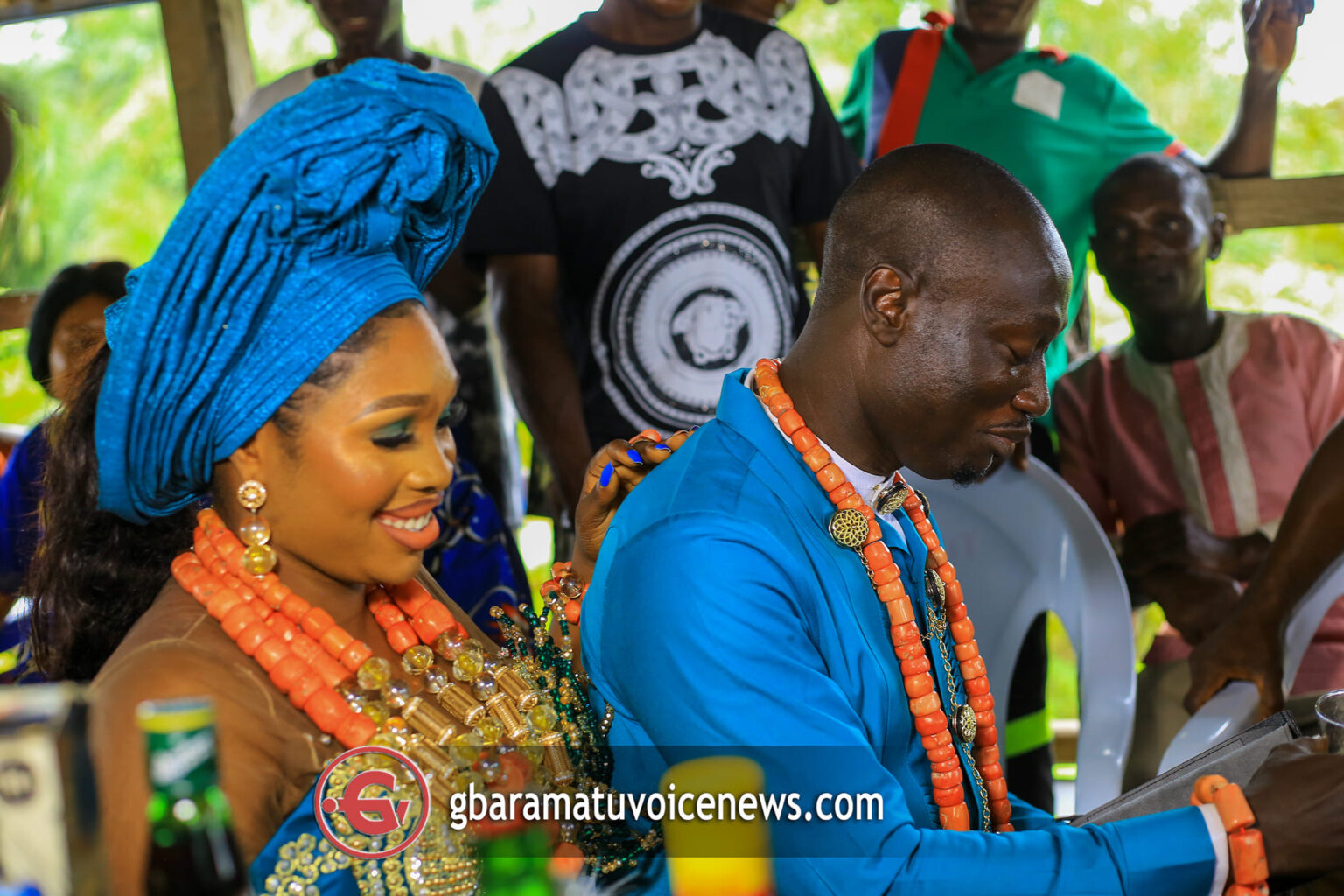 Couple perform their traditional marriage rites amidst flooding in ...