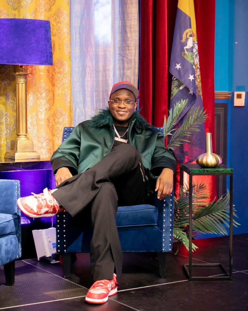 Daddy Freeze, Pastor Tobi gifts ailing veteran actor, Fadeyi Oloro N3 ...