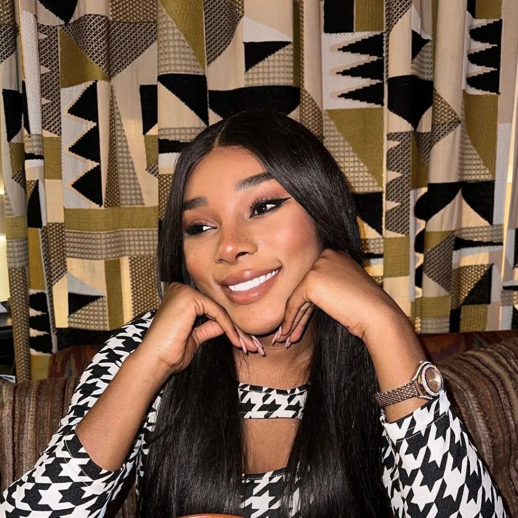 "I’m dying for him, he’s hot" – Davido’s alleged pregnant side chick ...