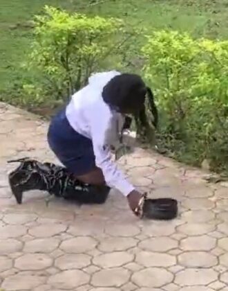 "From sign out to pass out" – Reaction as lady almost losǝs her leg ...