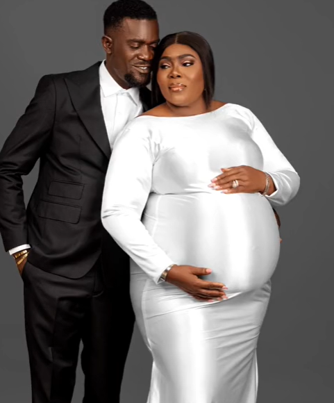 "6 babies at once!!!" – Nigerian lady celebrates as her mother gives ...