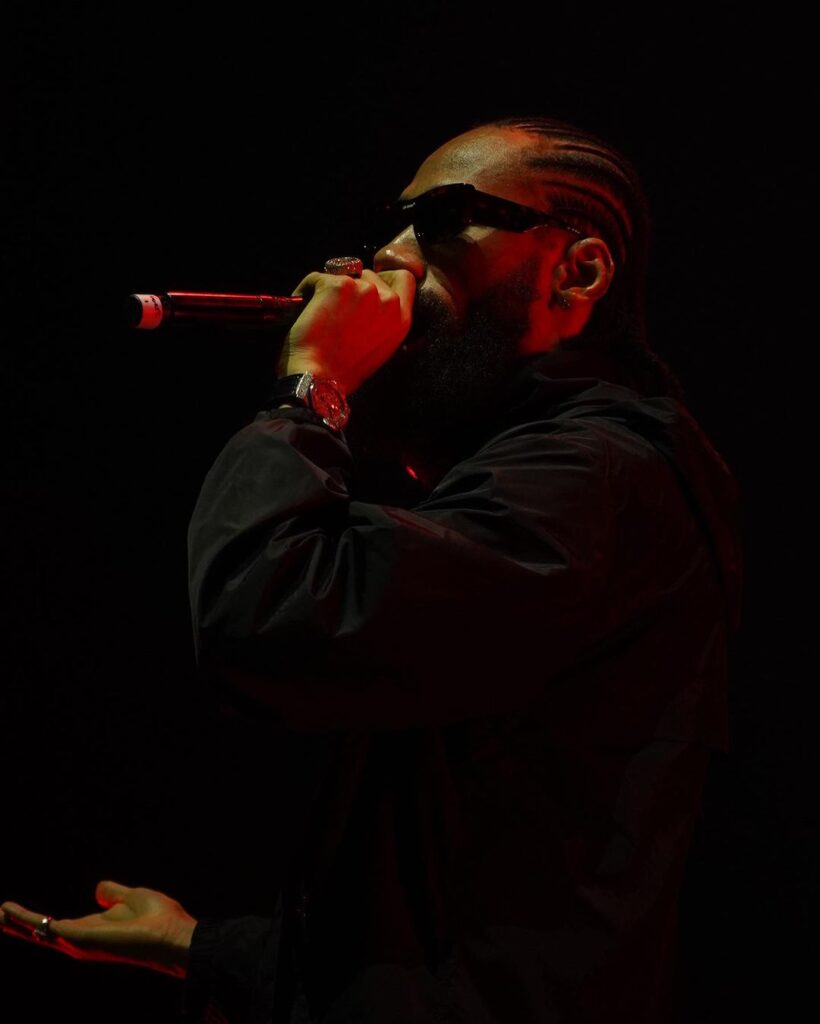 Nigerian Rapper, Phyno Claps Back At Naysayer (IMAGE) - YabaLeftOnline