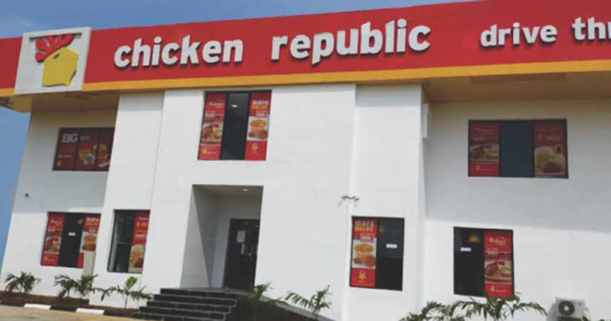 Man R@ges at Chicken Republic in Ilorin After They Fa!led to Refund ₦2. ...